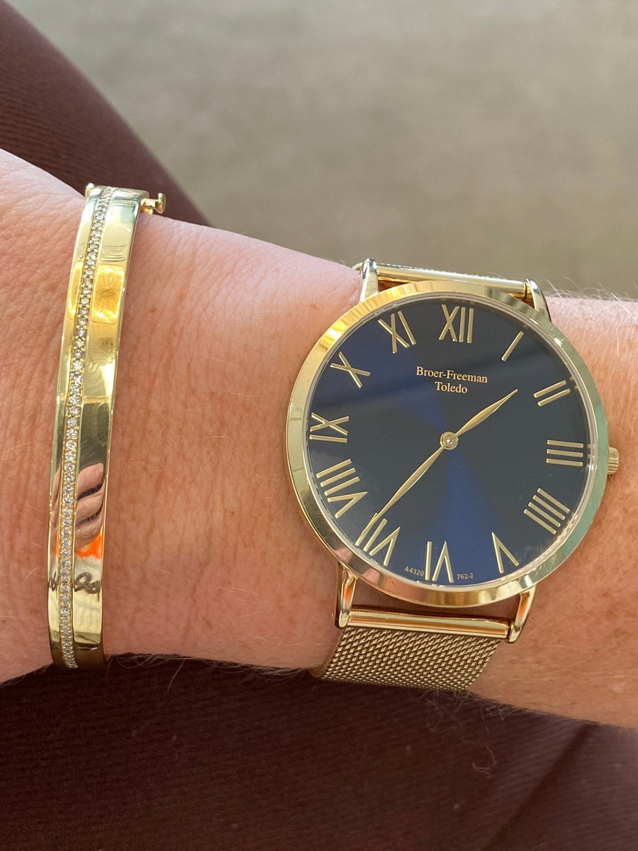 Single Row Off-Center Diamond Bangle – Broer-Freeman Jewelers