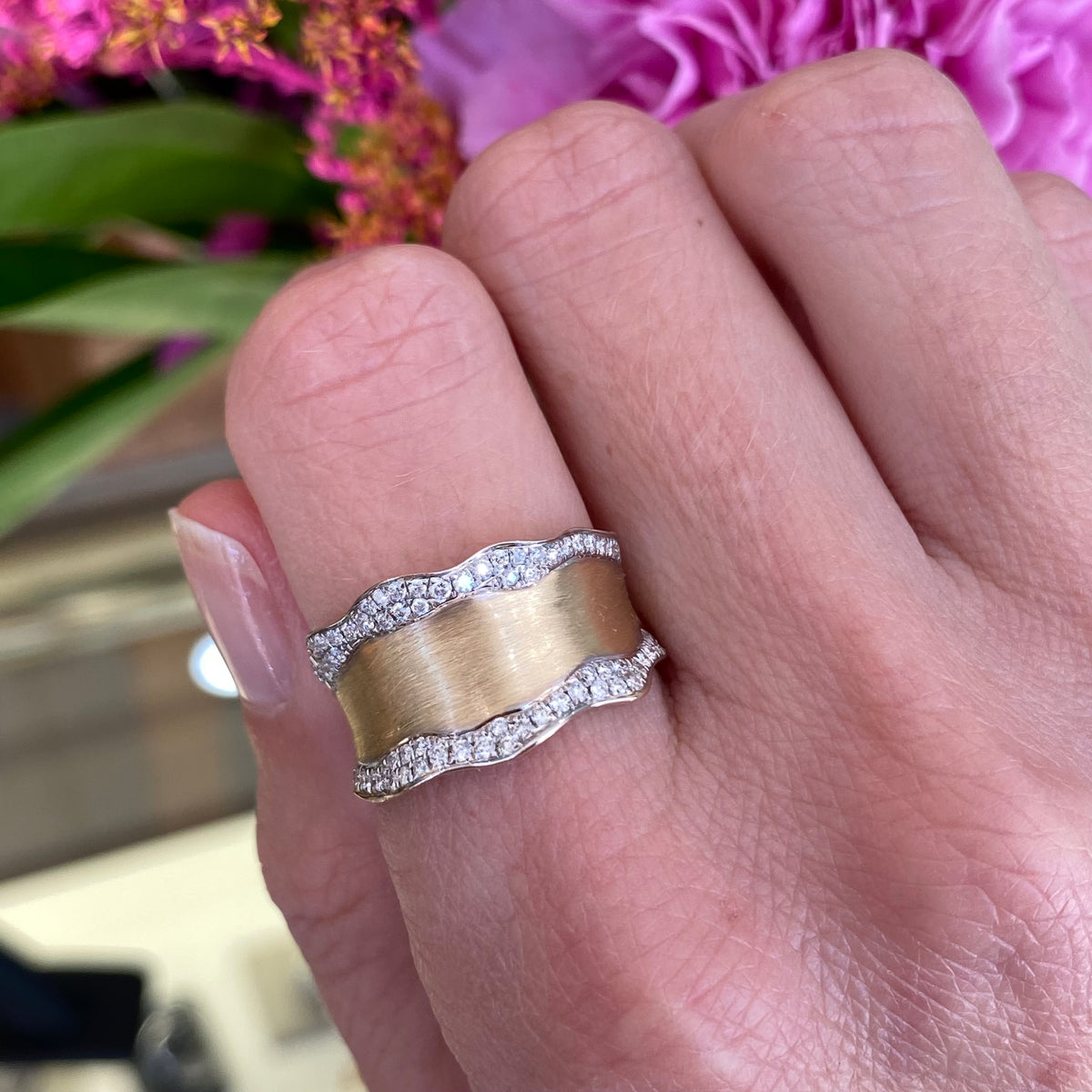 Ruffle Diamond Edge Ring – Broer-Freeman Jewelers